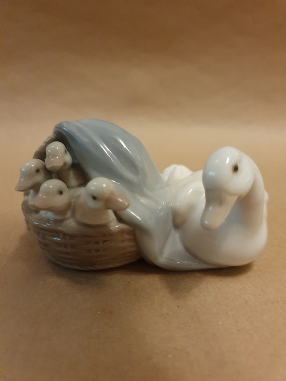 Lladro Porcelain Figurine Mother Duck & Ducklings in a basket | Etsy