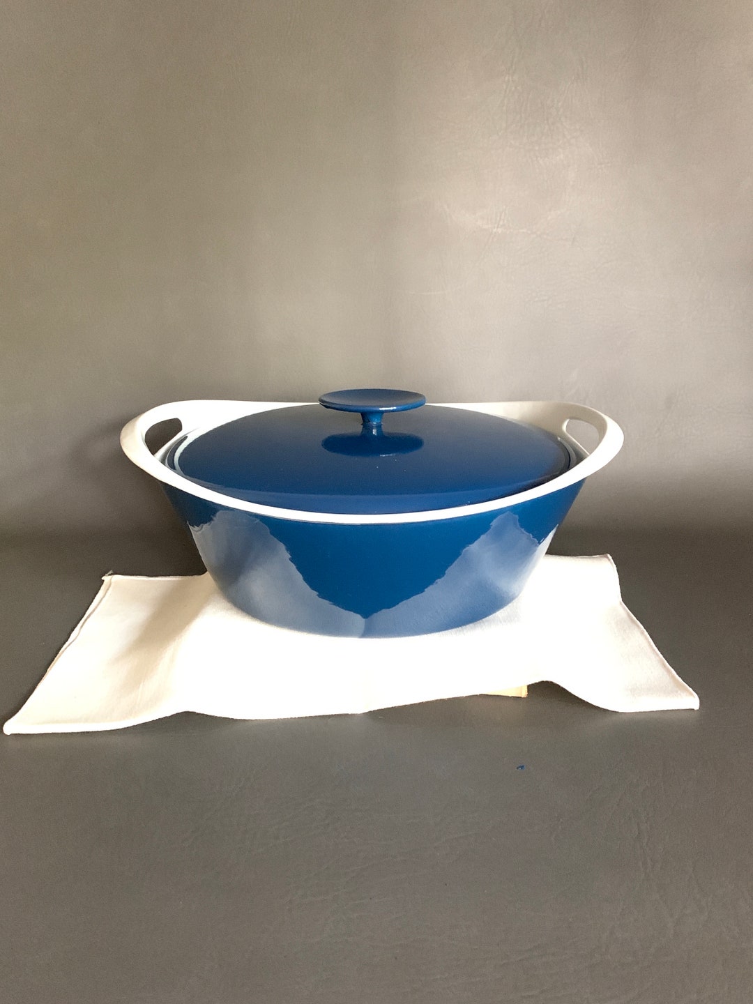 Vintage MCM Dutch Oven Navy Blue & White Enamel Over Heavy Steel ...