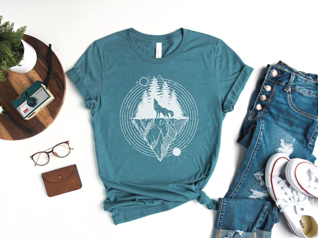 Fantasy Howling Wolf Shirt Earthy Bohemian Wildlife Lover Tshirt ...