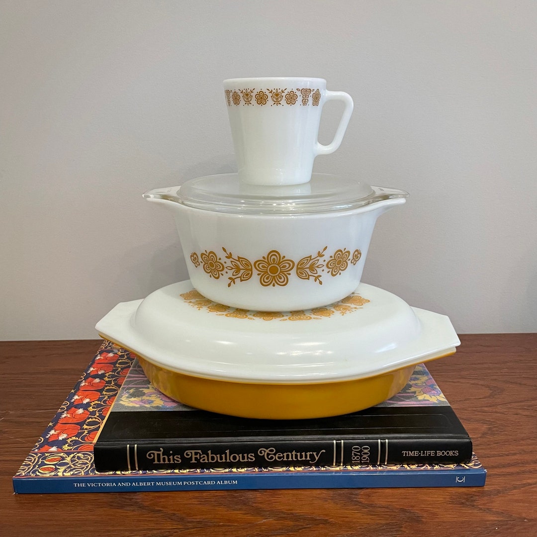 Round Shape)vintage Pyrex Gold and White Butterfly Flower Casserole ...