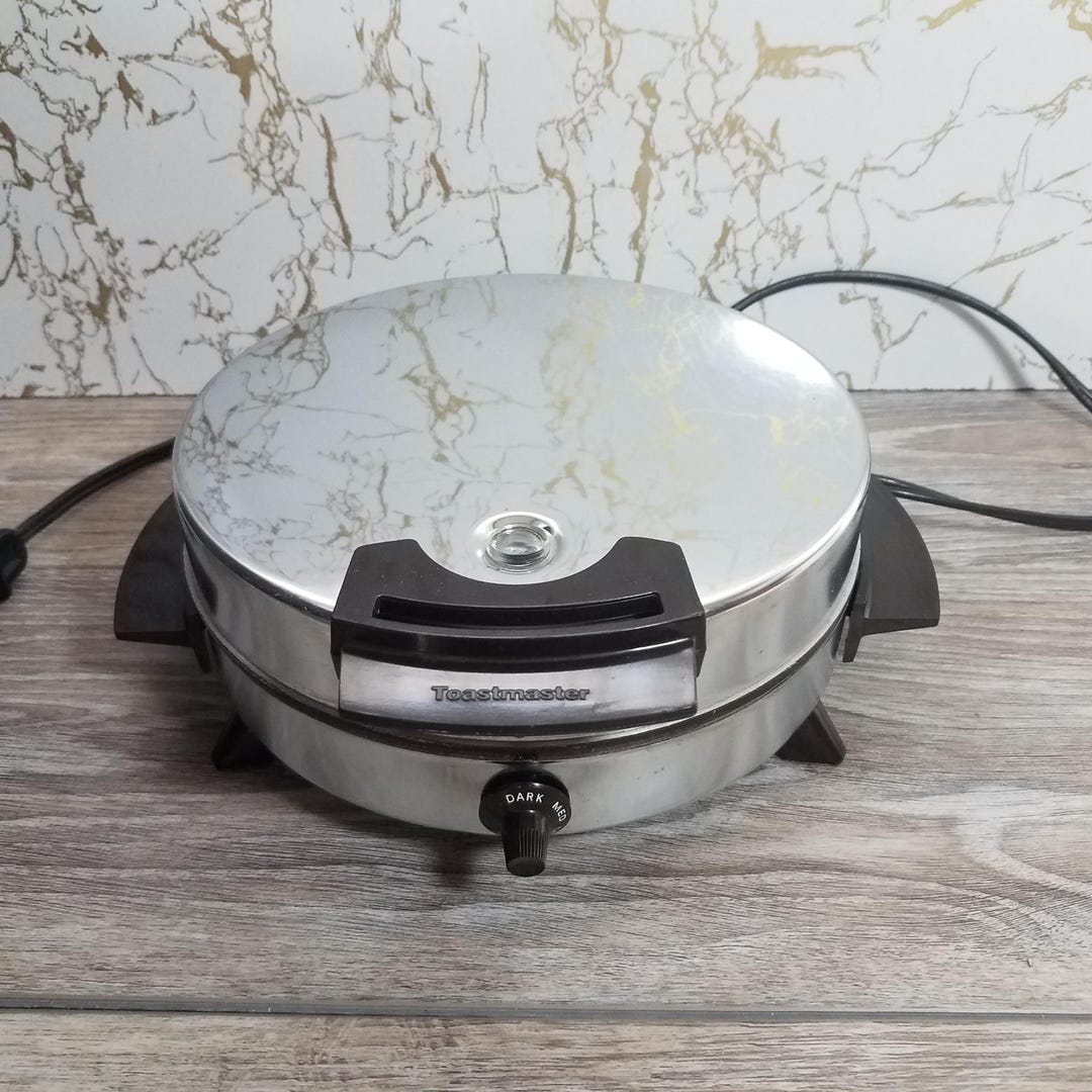 MCM Toastmaster Chrome Electric Waffle Iron, 1970's Teflon Waffle Iron ...