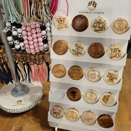 Wristlet Disc Display Board SVG - Etsy