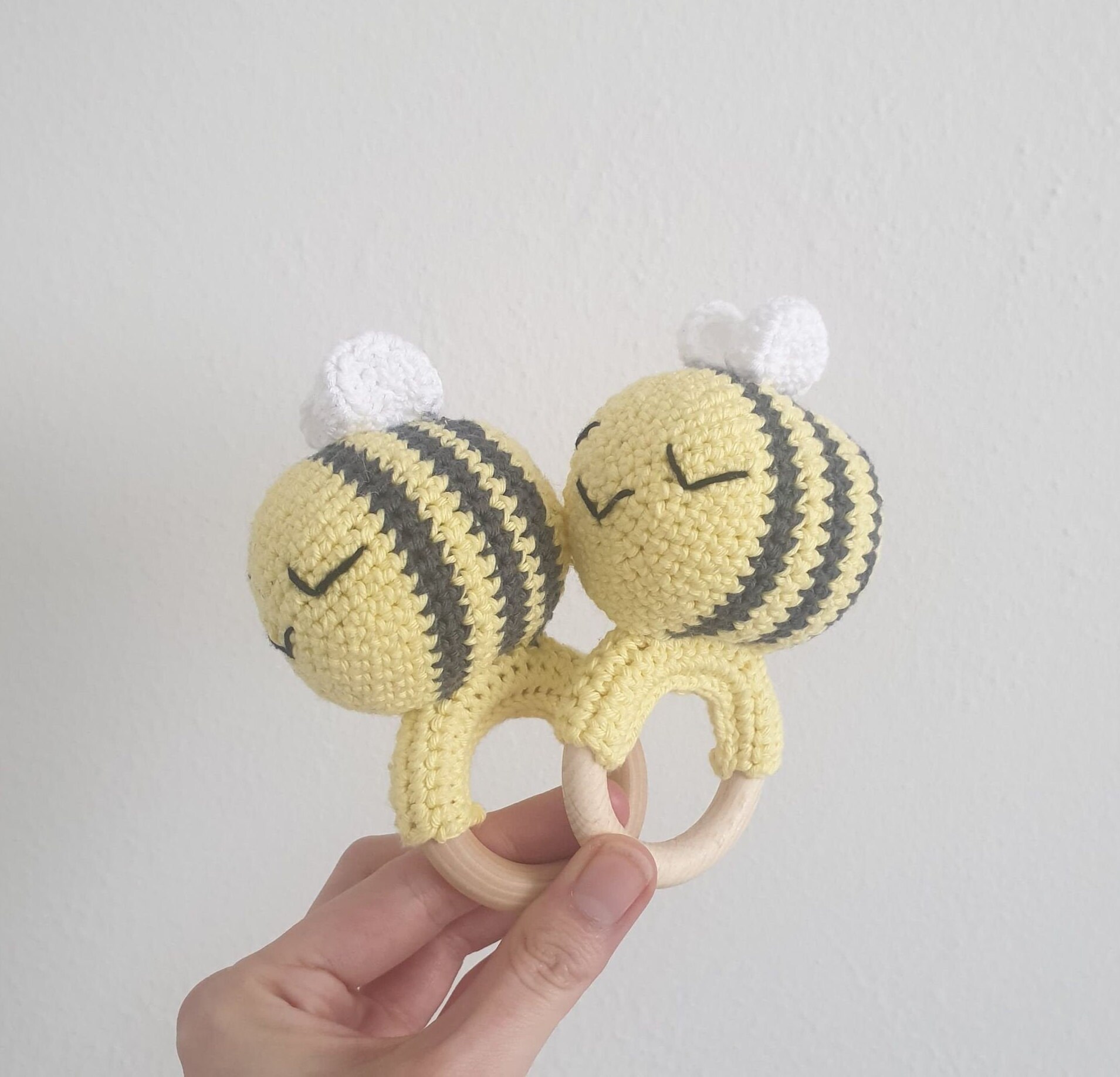 Bumble Bee rattle handmade baby teething toy baby shower - Etsy 日本