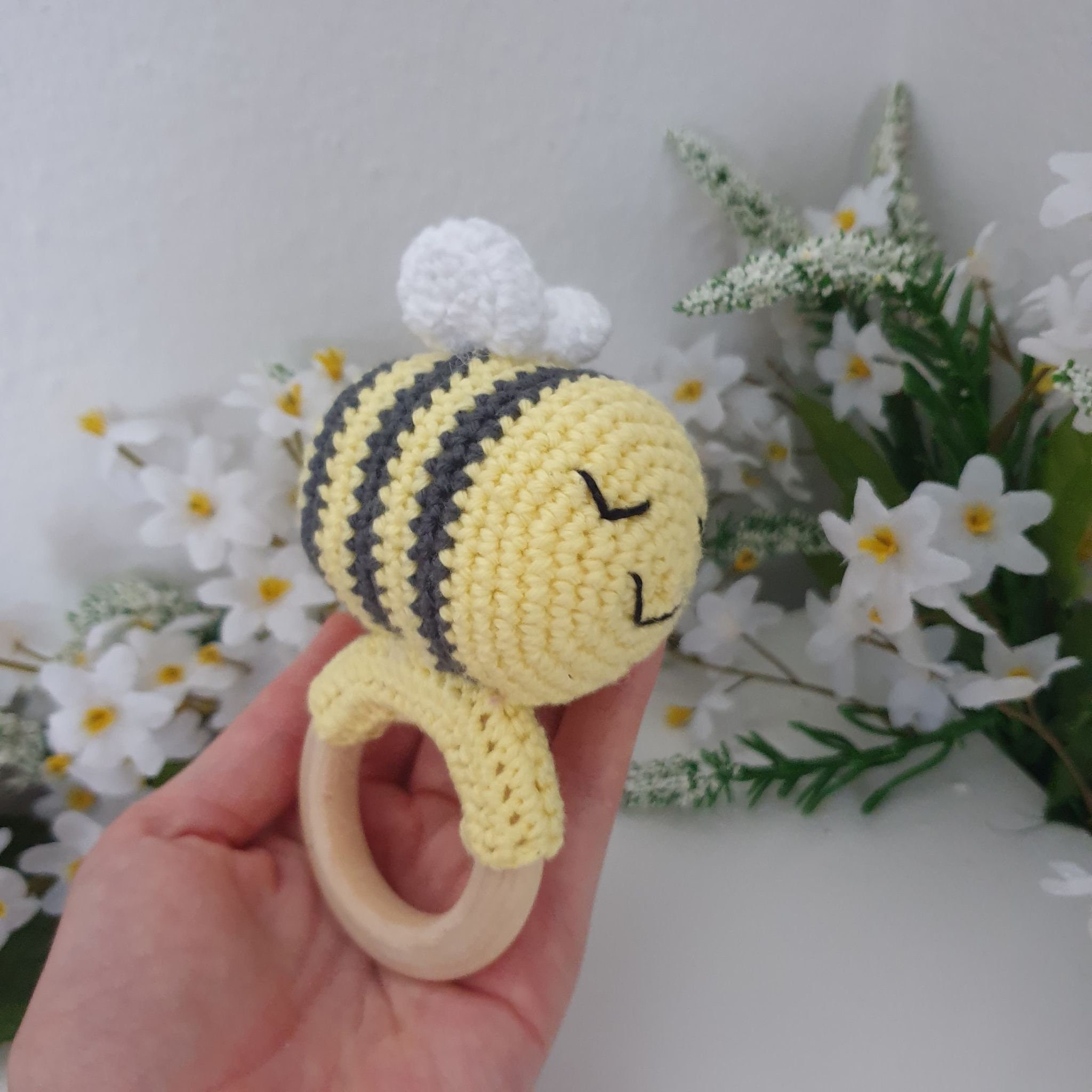 Bumble Bee rattle handmade baby teething toy baby shower - Etsy 日本
