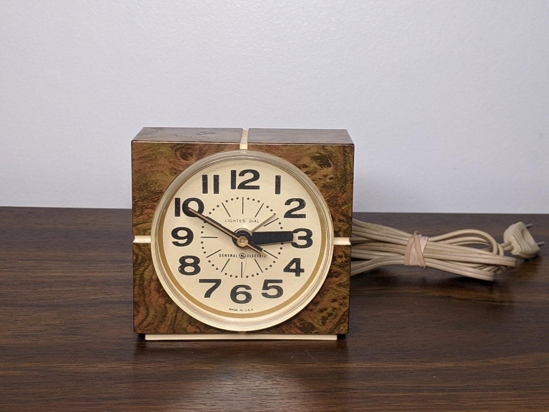 Vintage Small General Electric Table Clock, Faux Wood - Etsy