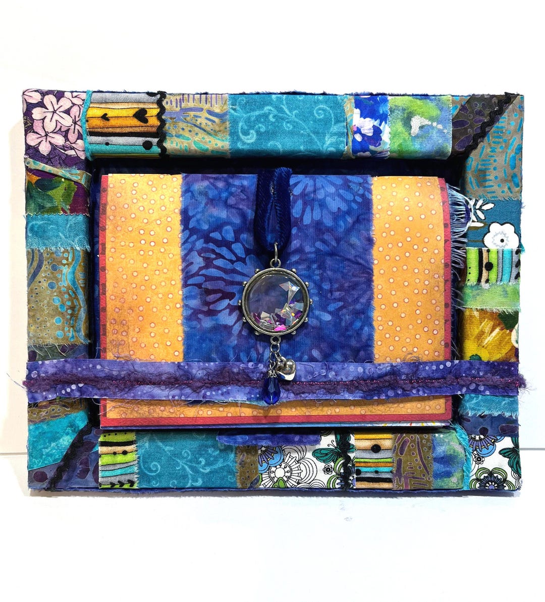 Framed Journal: Scrappy Fabric Embellished Frame and Scrapbook, Diary ...