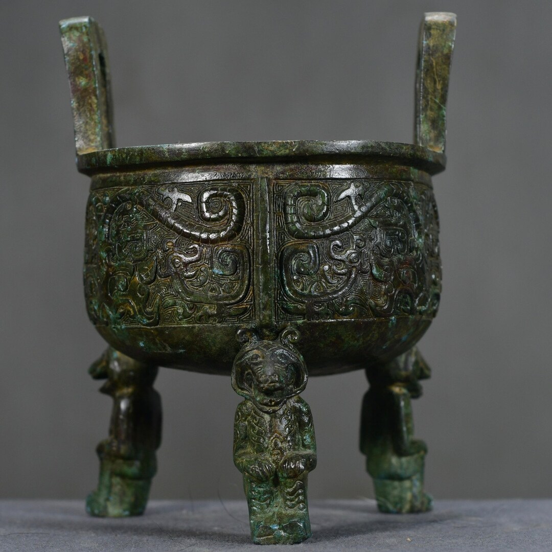 Chinese Statue Hand-carved Han Dynasty Bronze Tripod Ornaments ...