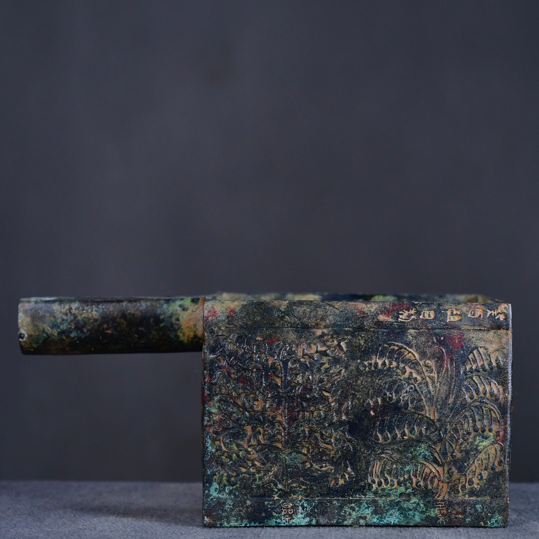 China's Pure Hand-carved Bronze Square Bucket Ornaments From the Han ...