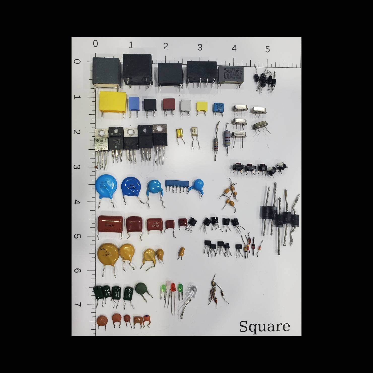 Mixed Lot of 100+ Circuit Board Components. Capacitors, Resistors ...