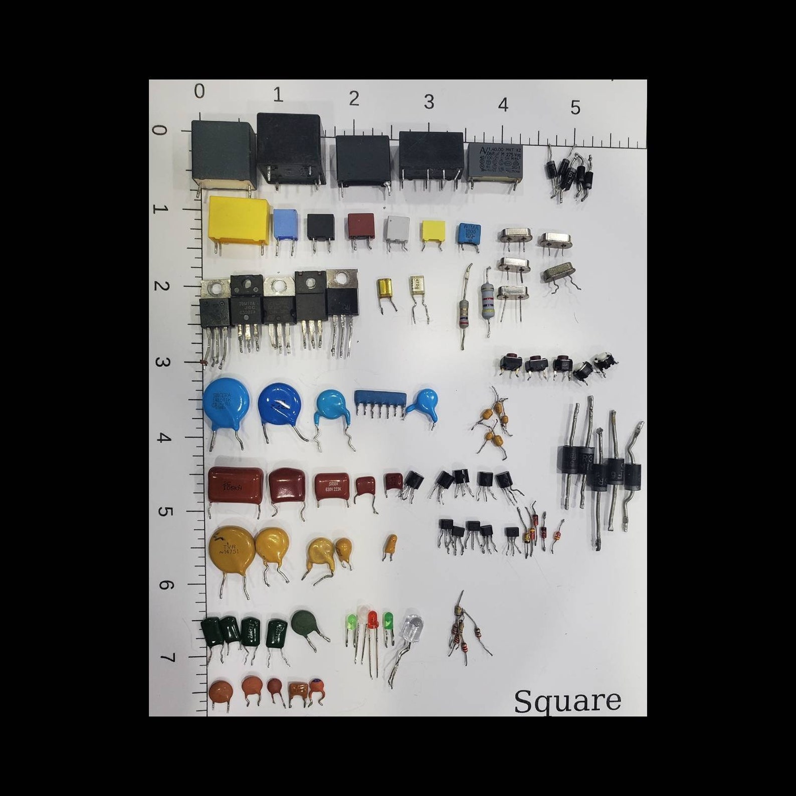 Mixed Lot of 100+ Circuit Board Components. Capacitors, Resistors ...