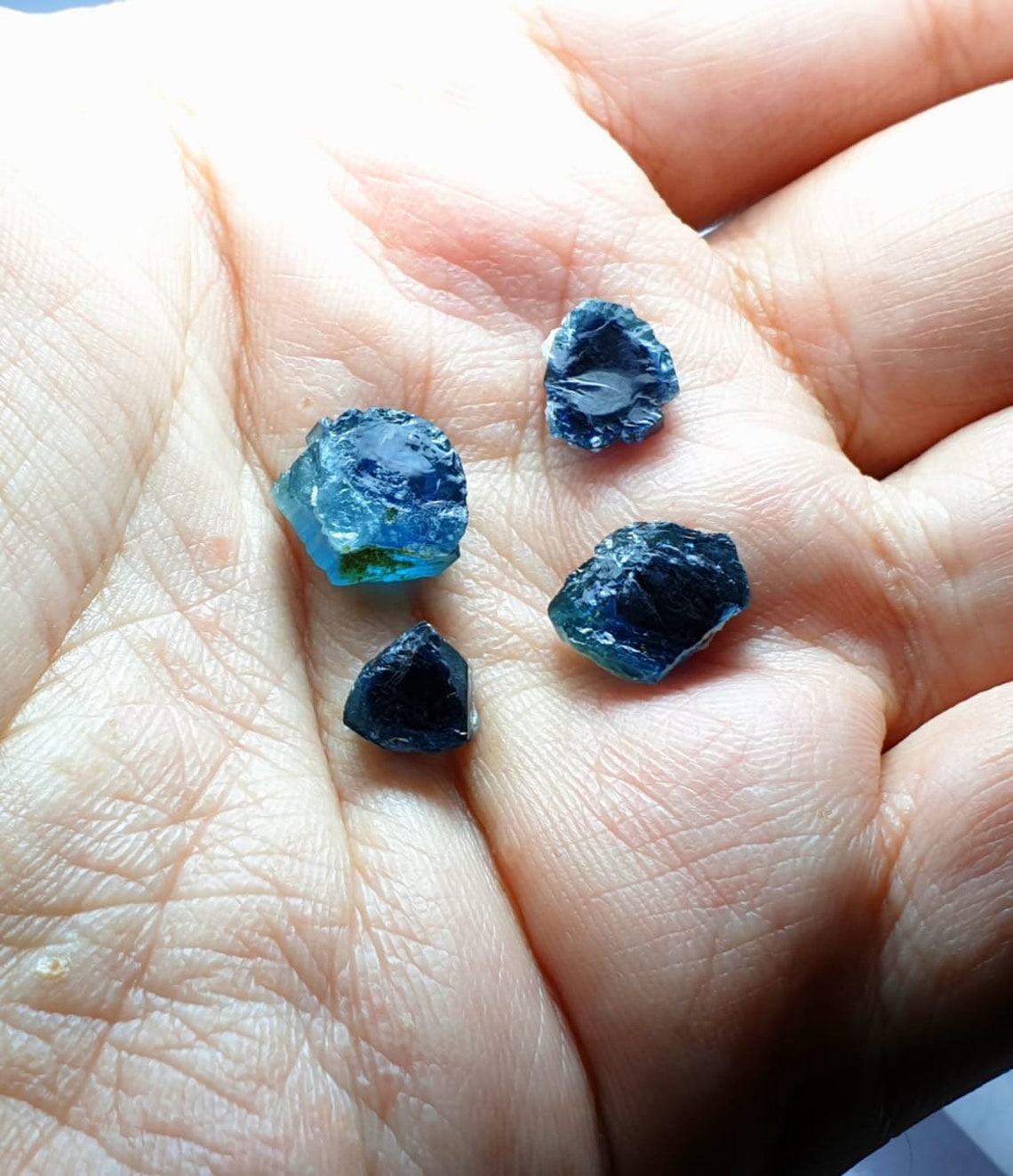 Rodajas de turmalina azul tinta - Etsy España