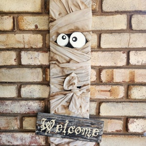 Mummy Welcome Sign Grungy Primitive Mummy Welcome Sign Halloween ...