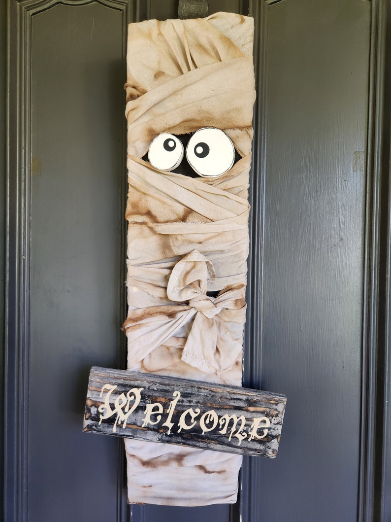 Mummy Welcome Sign Grungy Primitive Mummy Welcome Sign Halloween ...