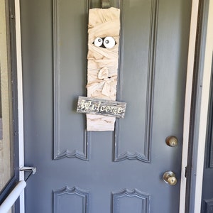 Mummy Welcome Sign Grungy Primitive Mummy Welcome Sign Halloween ...