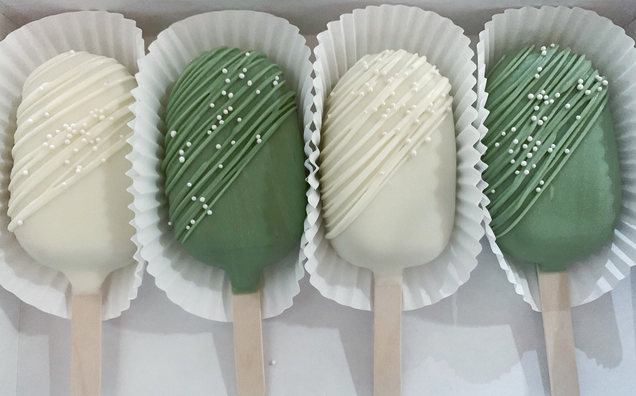Customizable Cakesicle Gift Set. 4 Cakesicles and 2 Edible - Etsy