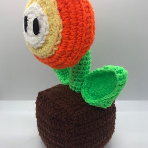 Amigurumi Crochet Pattern: Super Mario Bros Fire Flower - Etsy