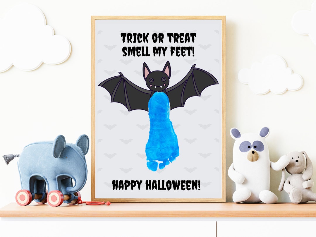 Bat Footprint Craft, Halloween Footprint Art, Bat Happy Halloween ...