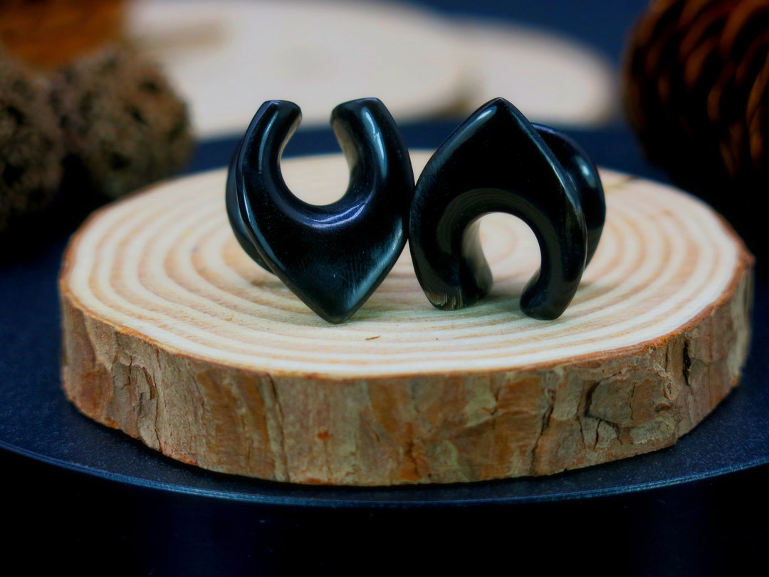 Custom Buffalo Horn Teardrop Ear Saddle: Platform Hanger, 11mm+ - Etsy