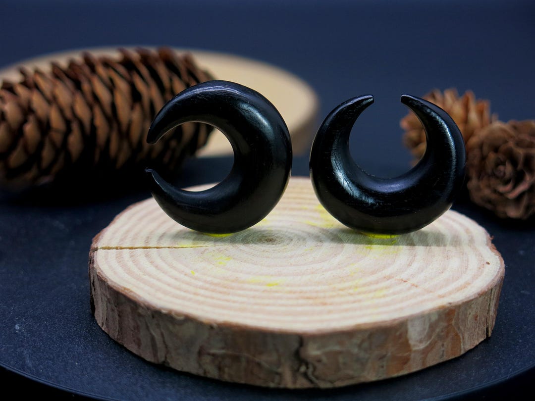 A Pair of Black Wood Earlobe Pinchers for Gauged Ears. Custom Handmade ...