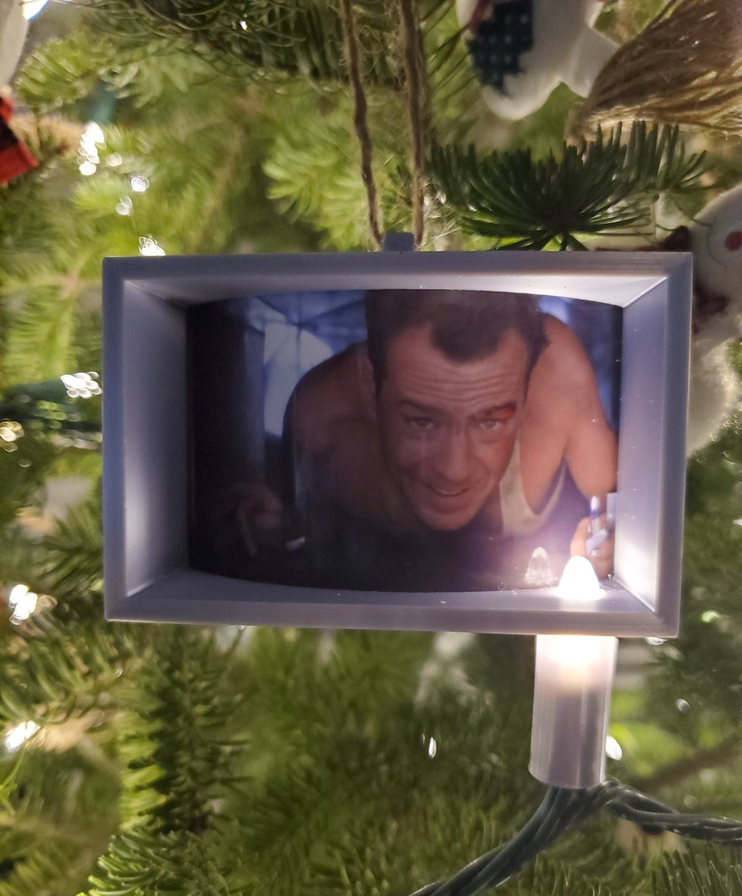 Die Hard Lighted Christmas Ornament bruce Willis in Duct - Etsy