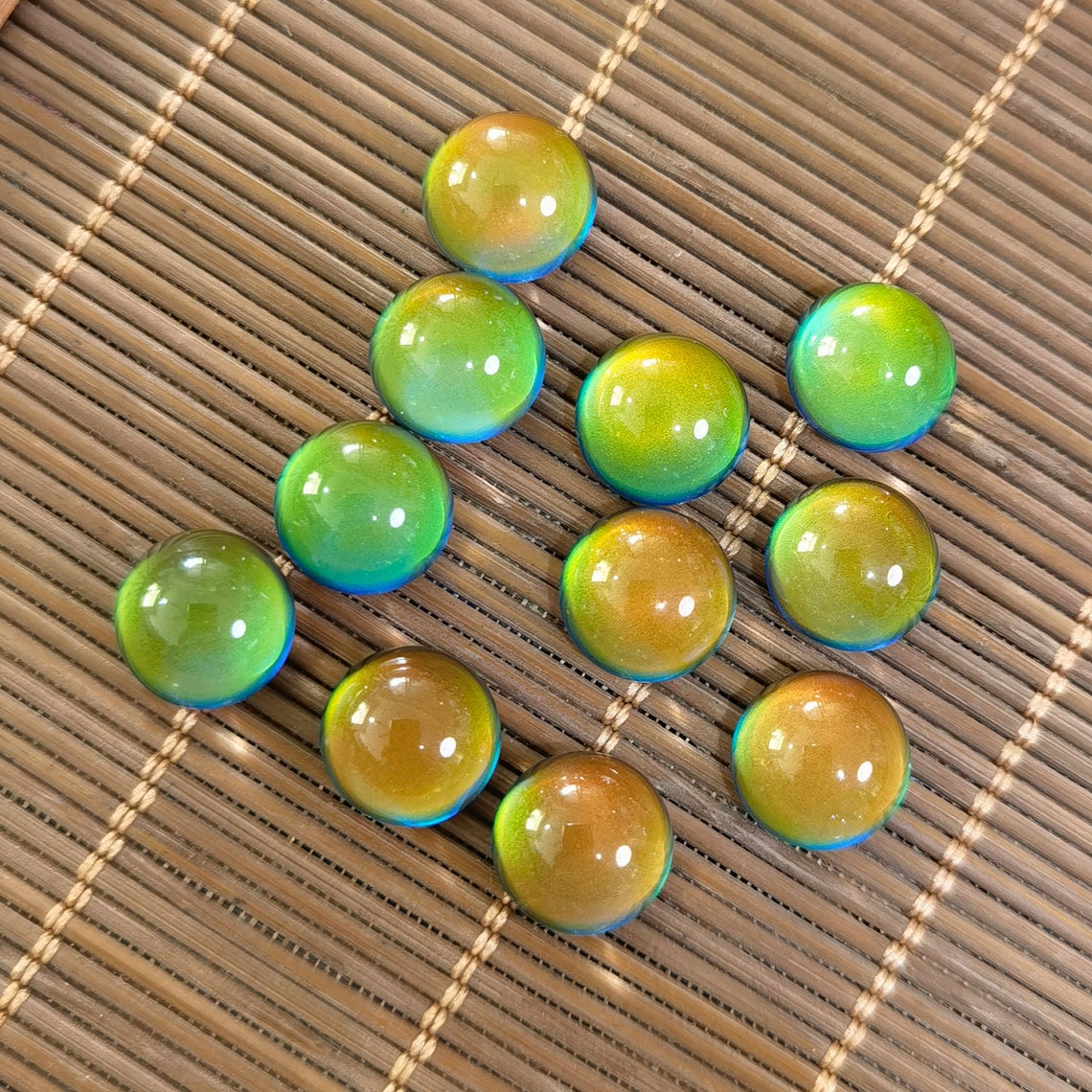 Round Cabochon Beads Changing Color by Temperature Mood Charm | Etsy