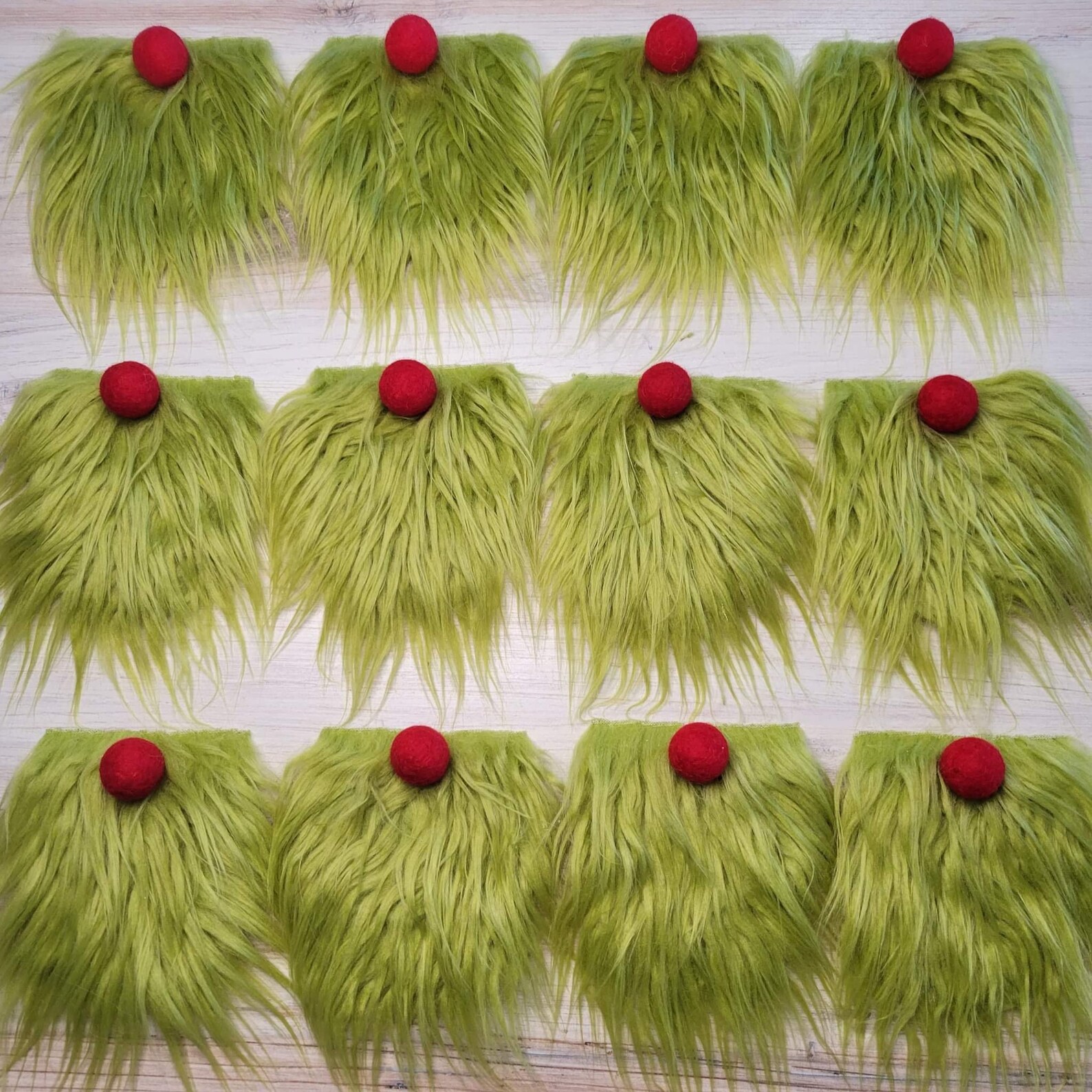 Grinchy Green Faux Fur Beard 12 Pack With 12 Red Pom Noses - Etsy