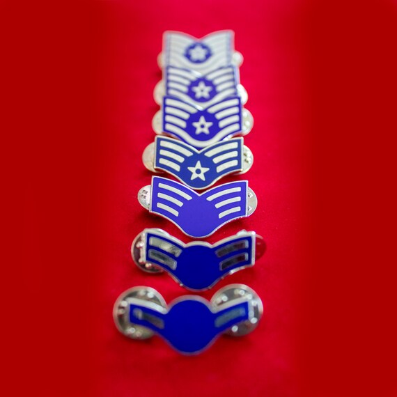 Set of seven Badges. America soldier rows pin - Gem