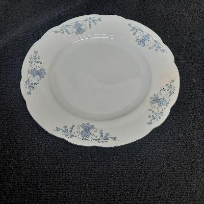 Cmielow Regency Pattern Choice Dinnerware Pieces Made in Poland Setting ...