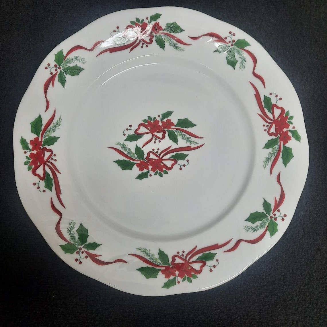Southington Fine China by Baum Victorian Holiday Pattern Dinnerware ...