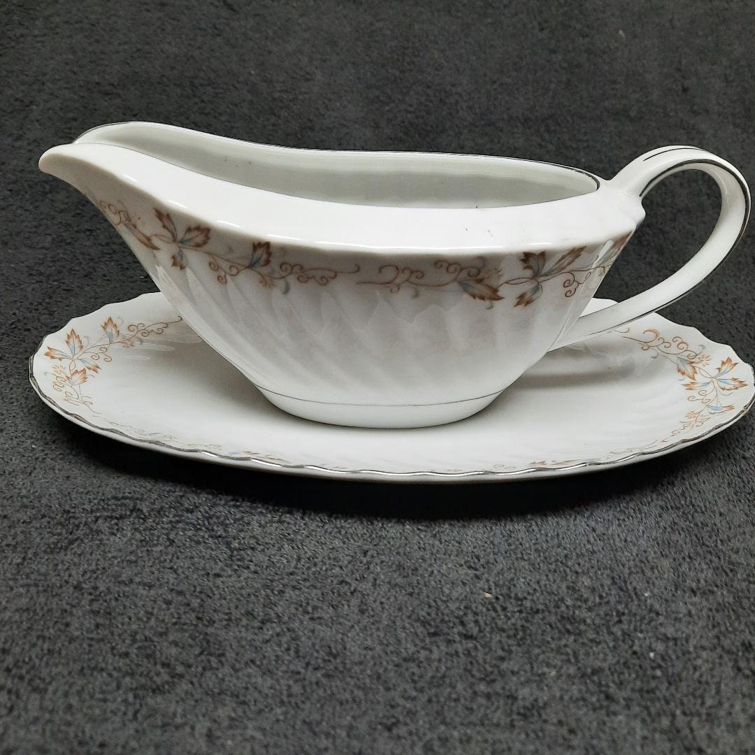 Fine China of Japan Jacqueline Pattern Gravy Boat With Underplate ...