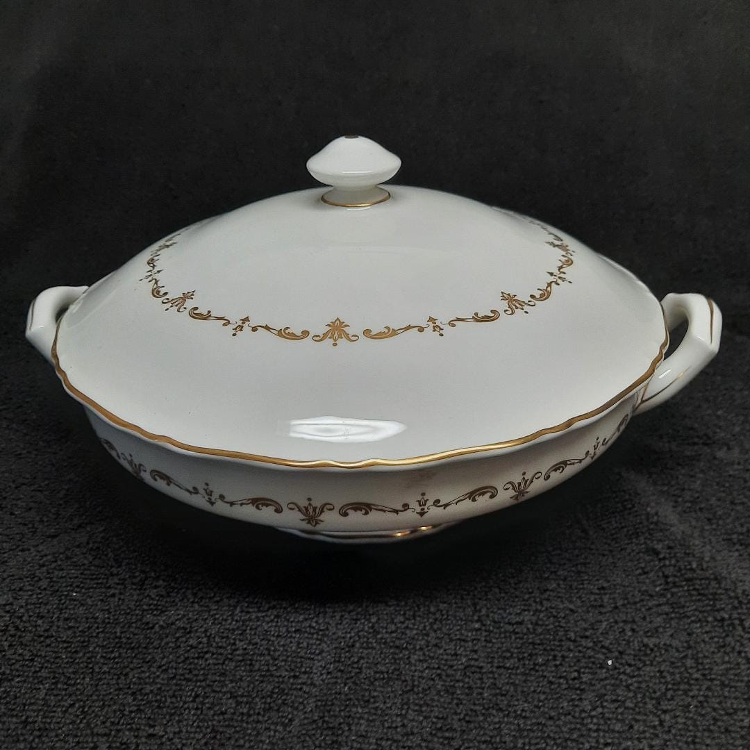 Royal Worcester Fine Bone China Gold Chantilly Pattern Round Covered ...