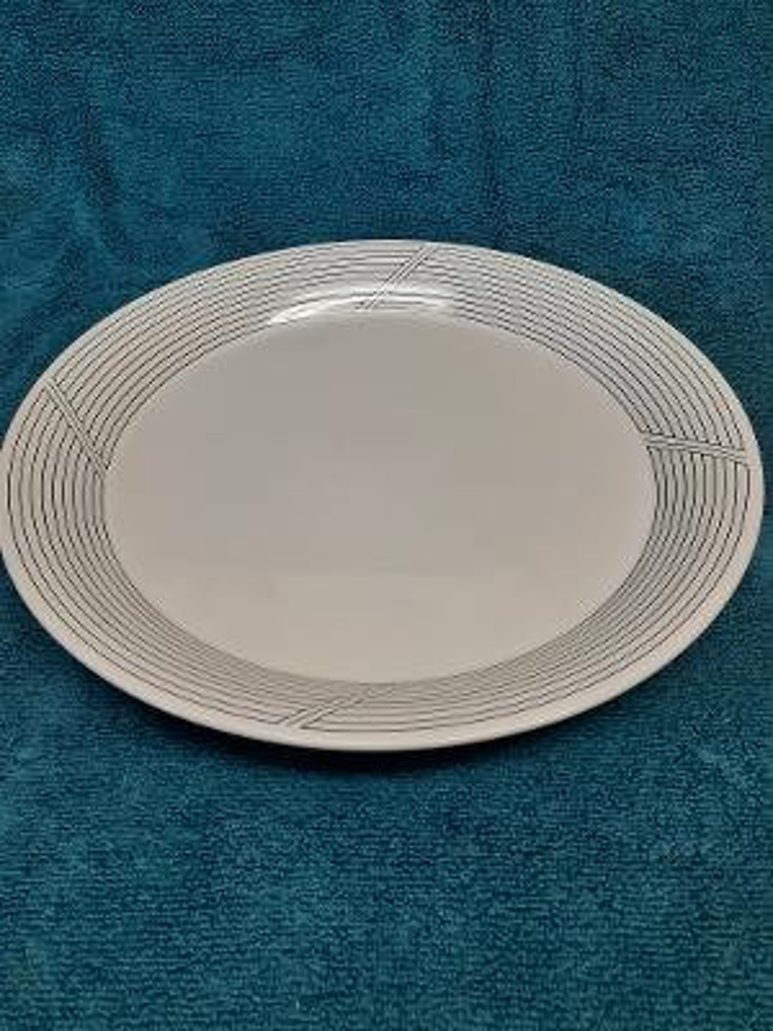 Studio Nova Perma Color Breakout Pattern 12 Inch Chop Plate - Etsy