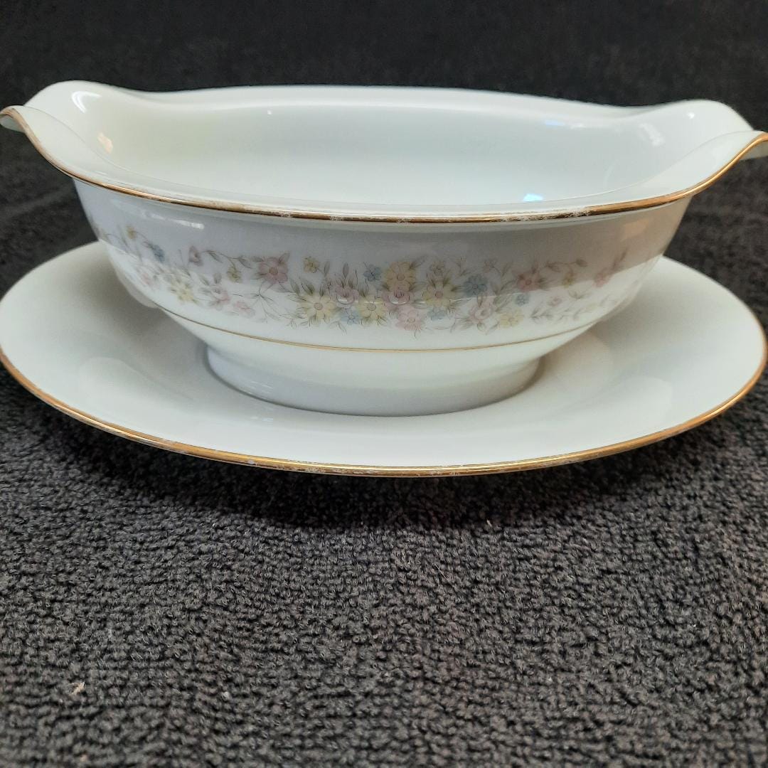 Nitto Lizbeth P4623 Pattern Gravy Boat With Attached Underplate - Etsy