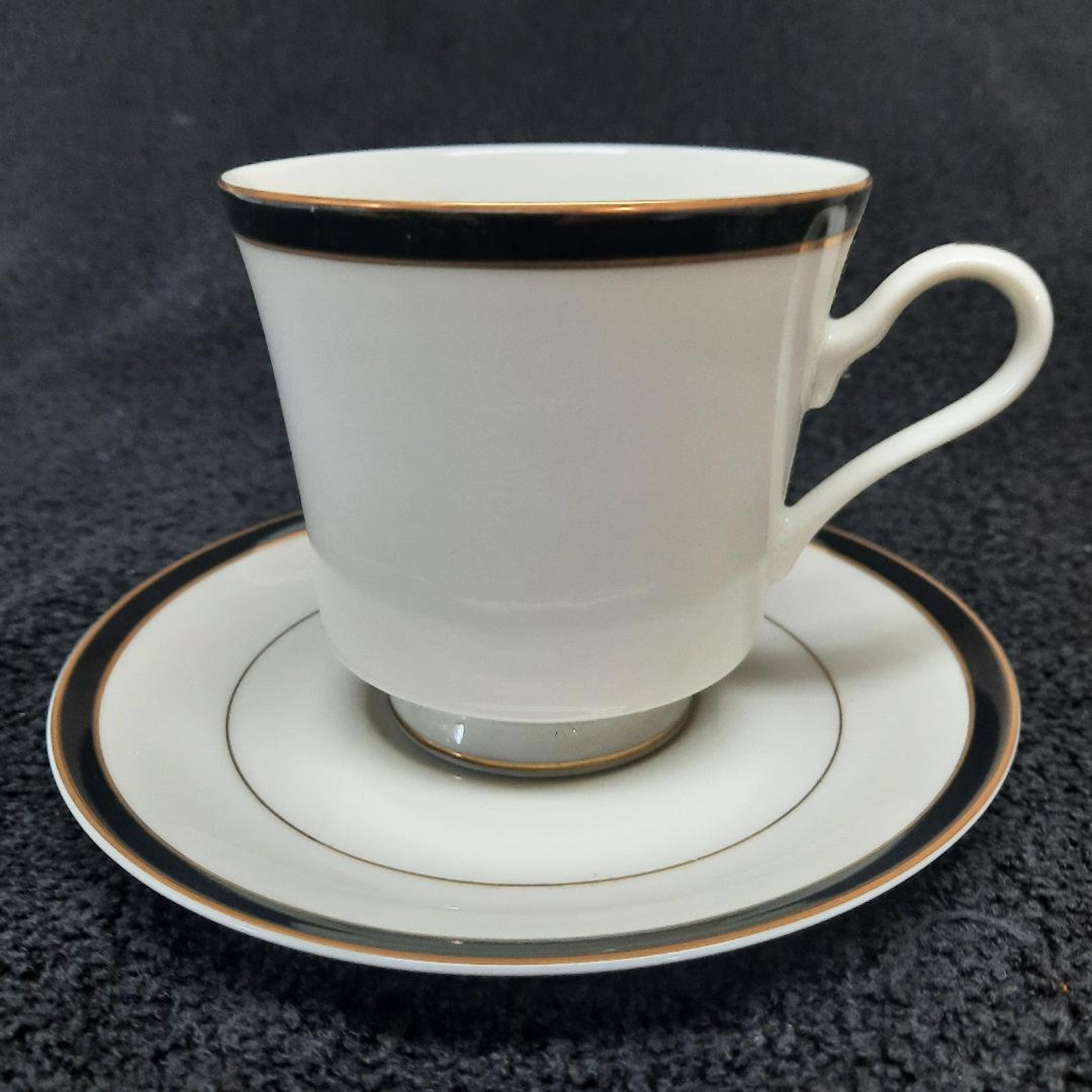 Mikasa Ivory China Trafalgar M2004 Pattern Pattern Dinnerware Pieces ...