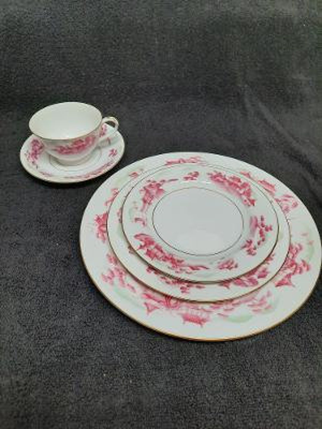 Sango SAN77 Pattern 5 Piece Place Setting Pink Houses Boats Trees Huts ...