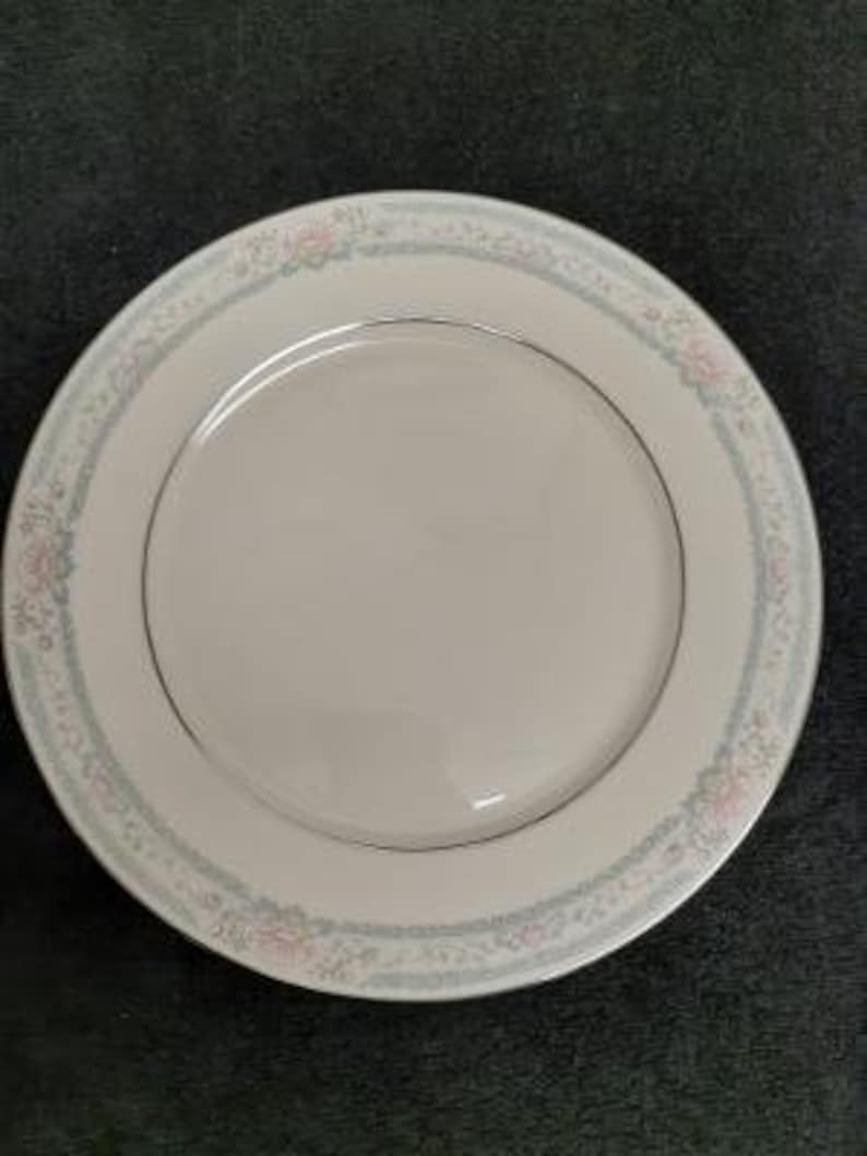Lenox Cosmopolitan Collection Charleston Pattern Dinnerware Pieces ...