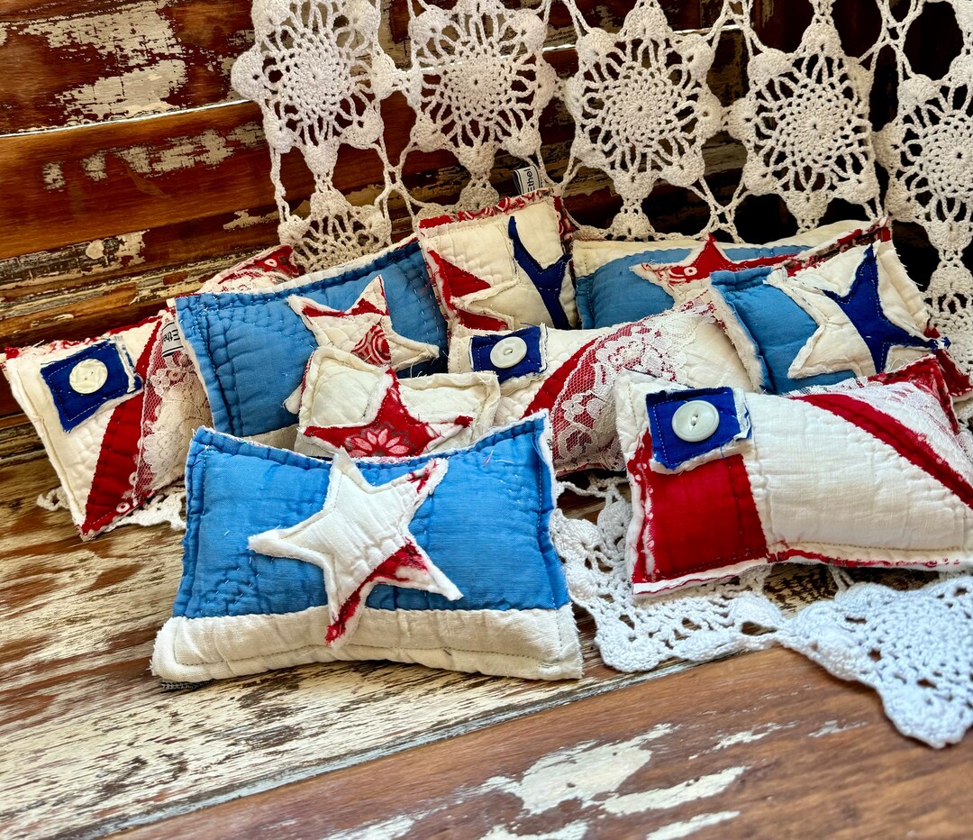 Patriotic Decor, Mini Flag Pillows, Vintage Quilt Pillows, Set of Three ...