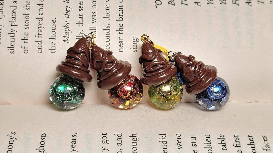 Hogwarts Legacy, Harry Potter Sorting Hat Shaker Charm - Polymer Clay ...