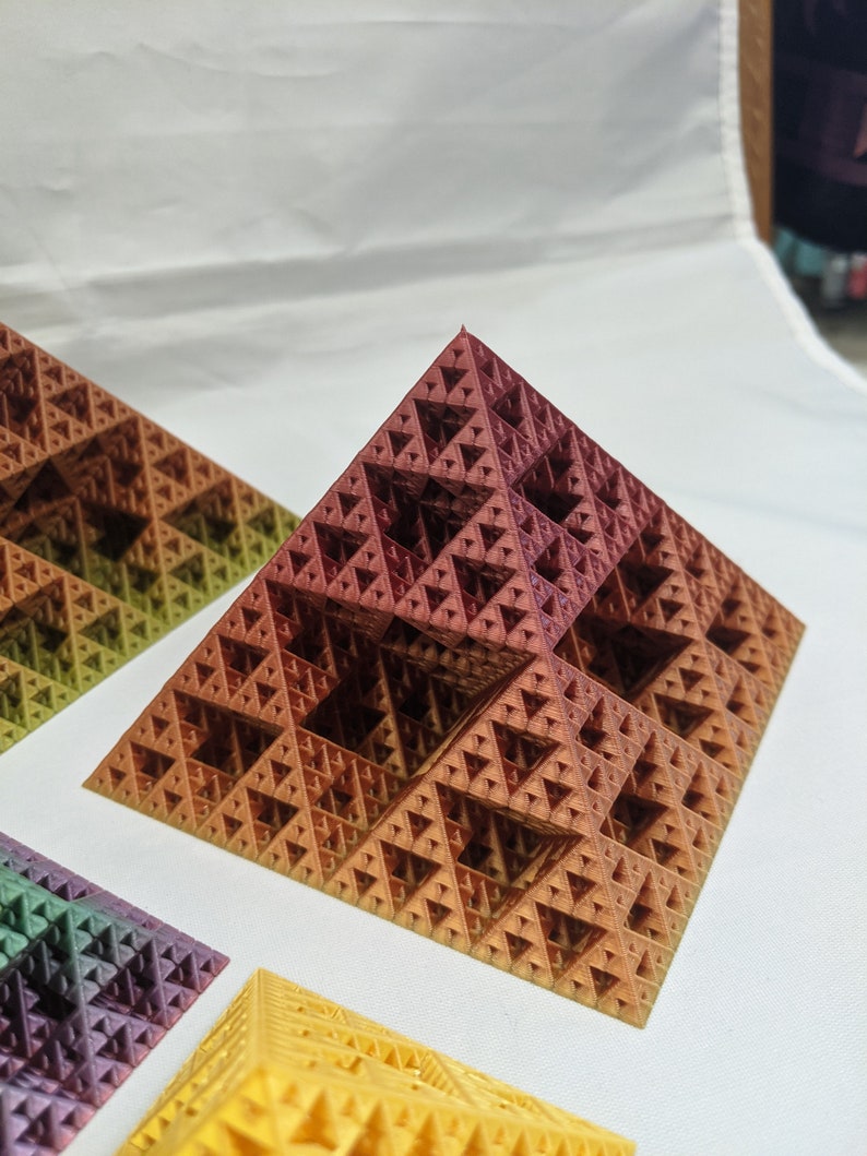 Pyramide fractale / Triangle de Sierpinski imprimé en 3D - Etsy France
