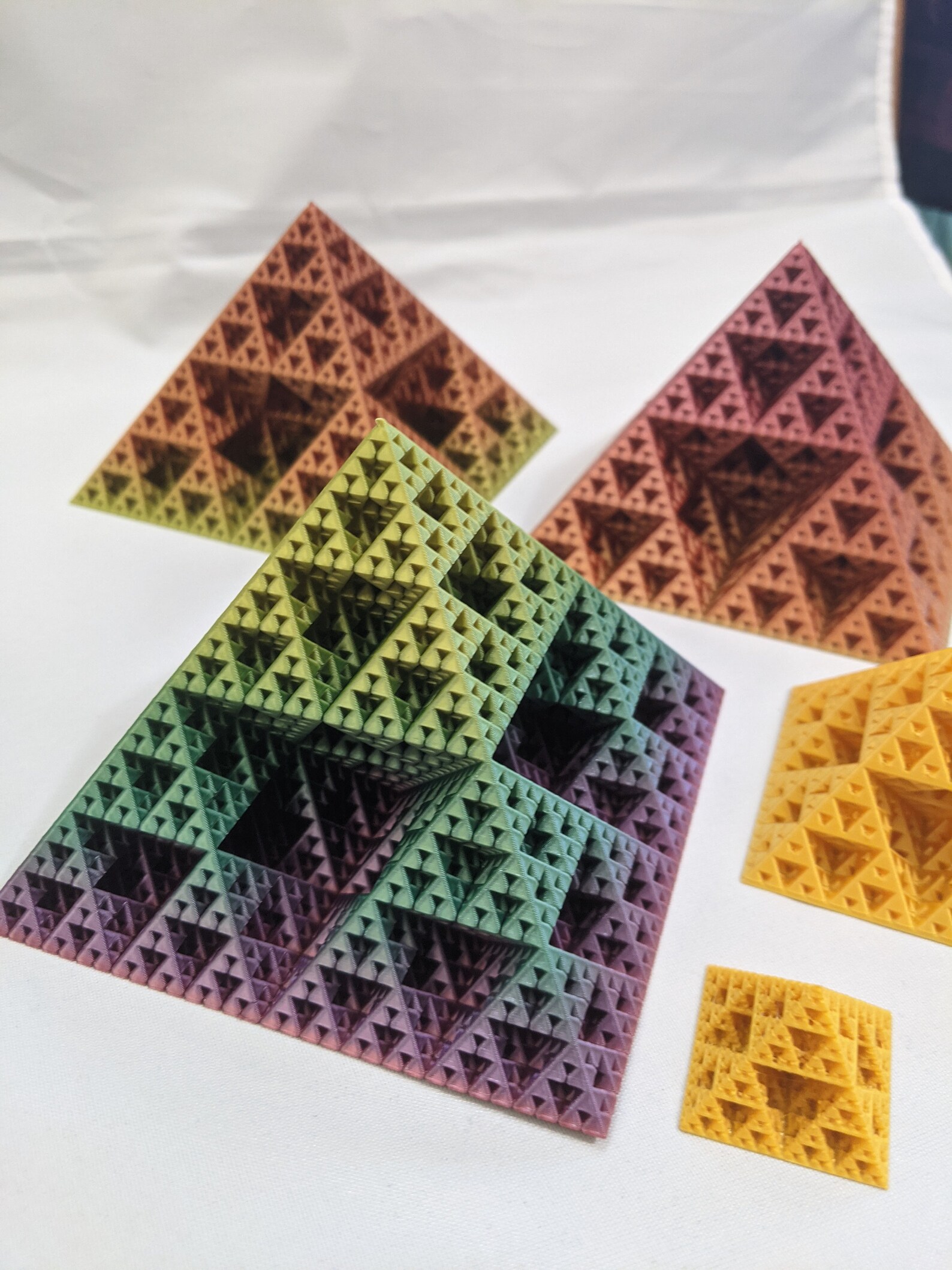 Pyramide fractale / Triangle de Sierpinski imprimé en 3D - Etsy France