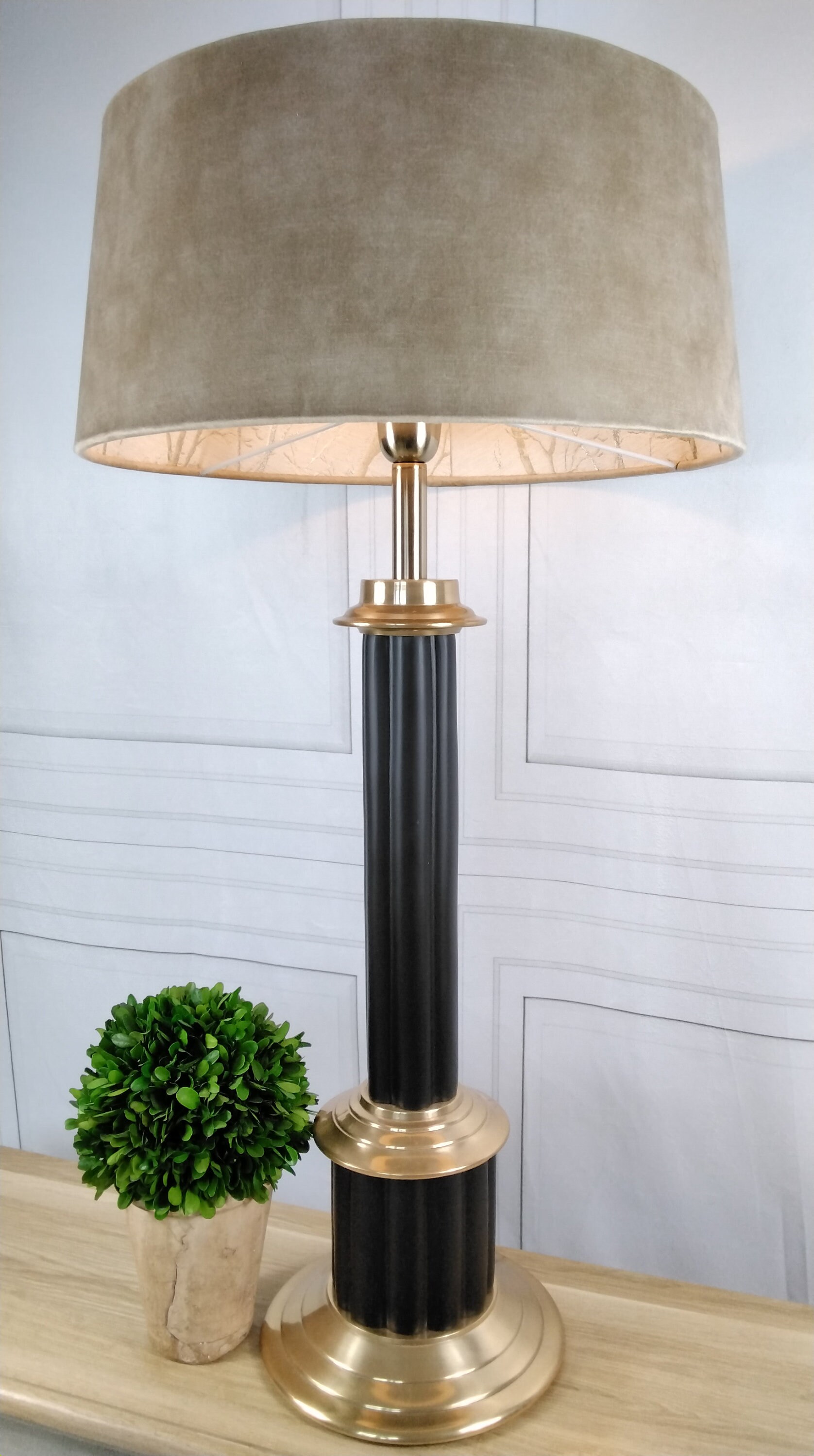 Large gold table lamp store