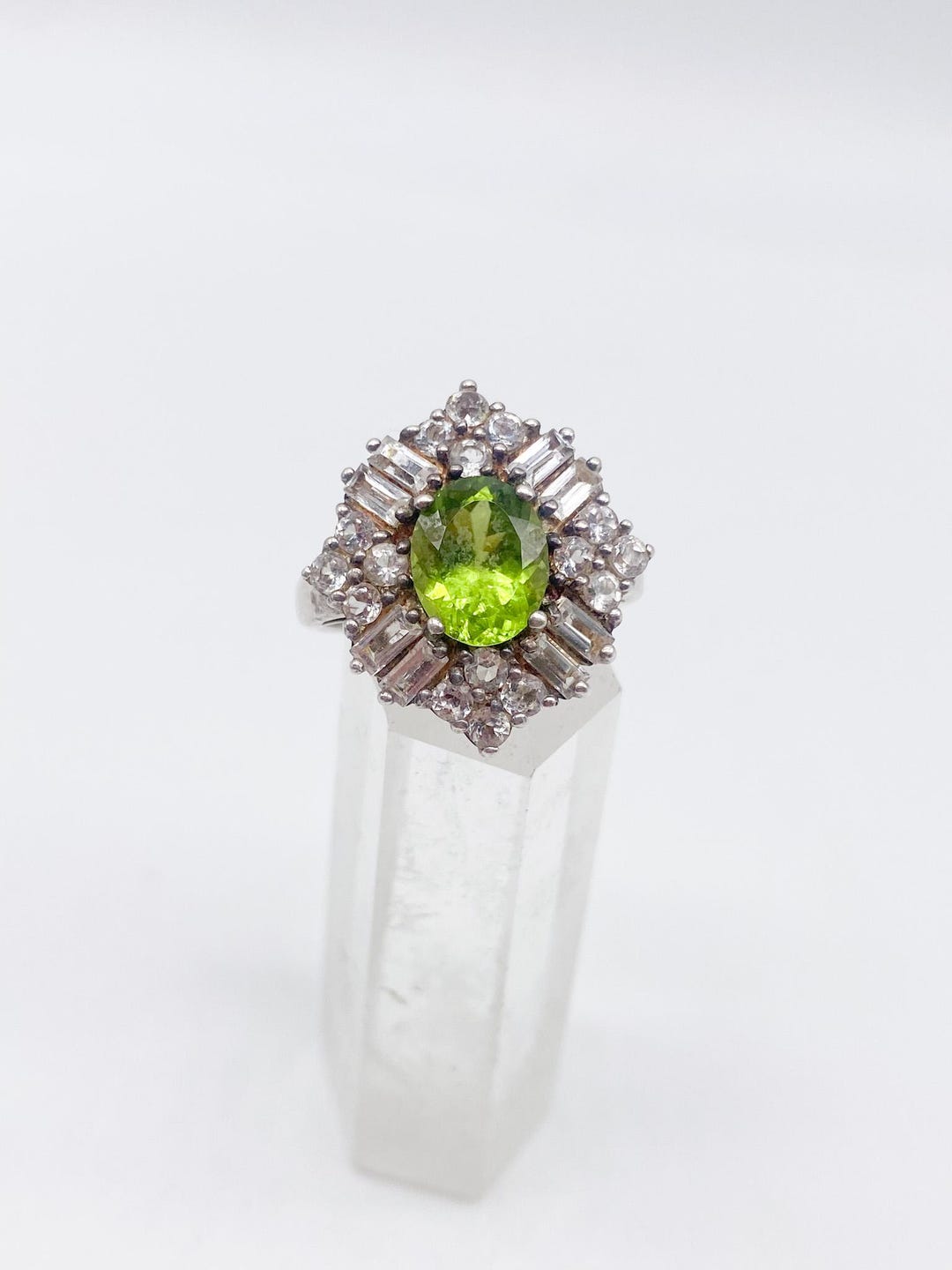 Vintage Ring Mit Grünem Peridot Stein Und Weißen Topas Steinen 925 ...