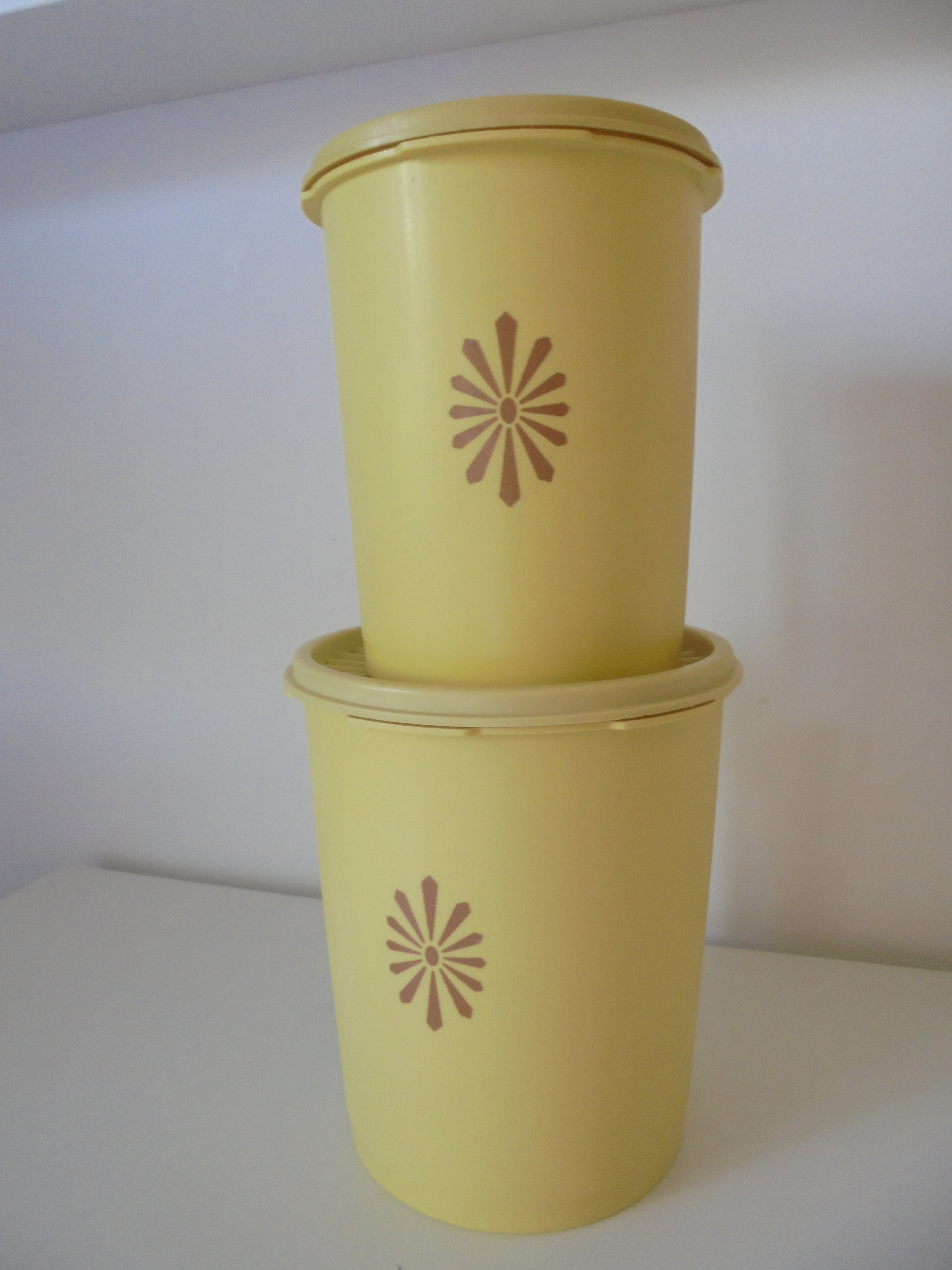 Tupperware Vintage Canisters X 2 Starburst Collection 1970s Gold Yellow ...
