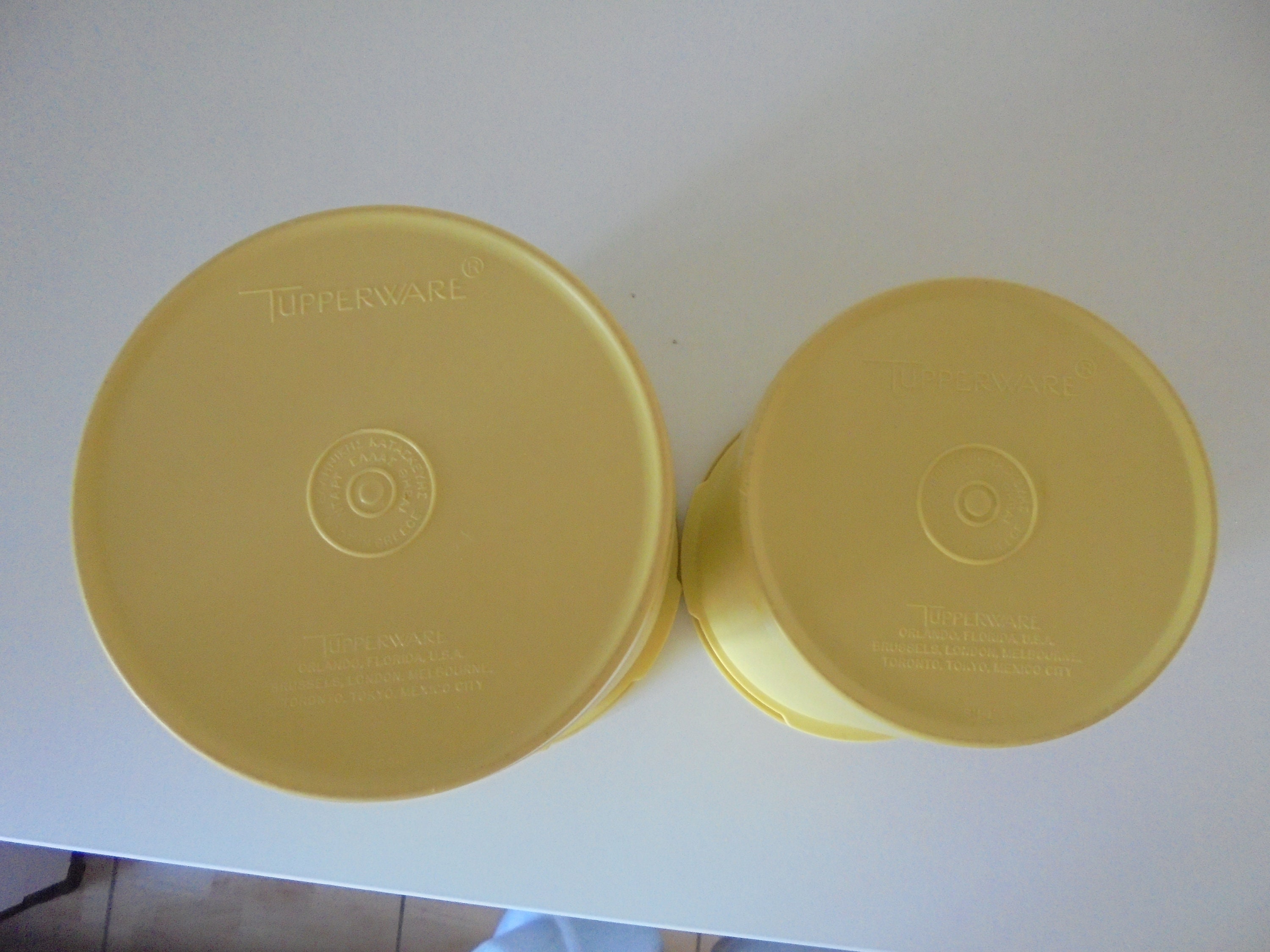 Tupperware Vintage Canisters X 2 Starburst Collection 1970s Gold Yellow ...