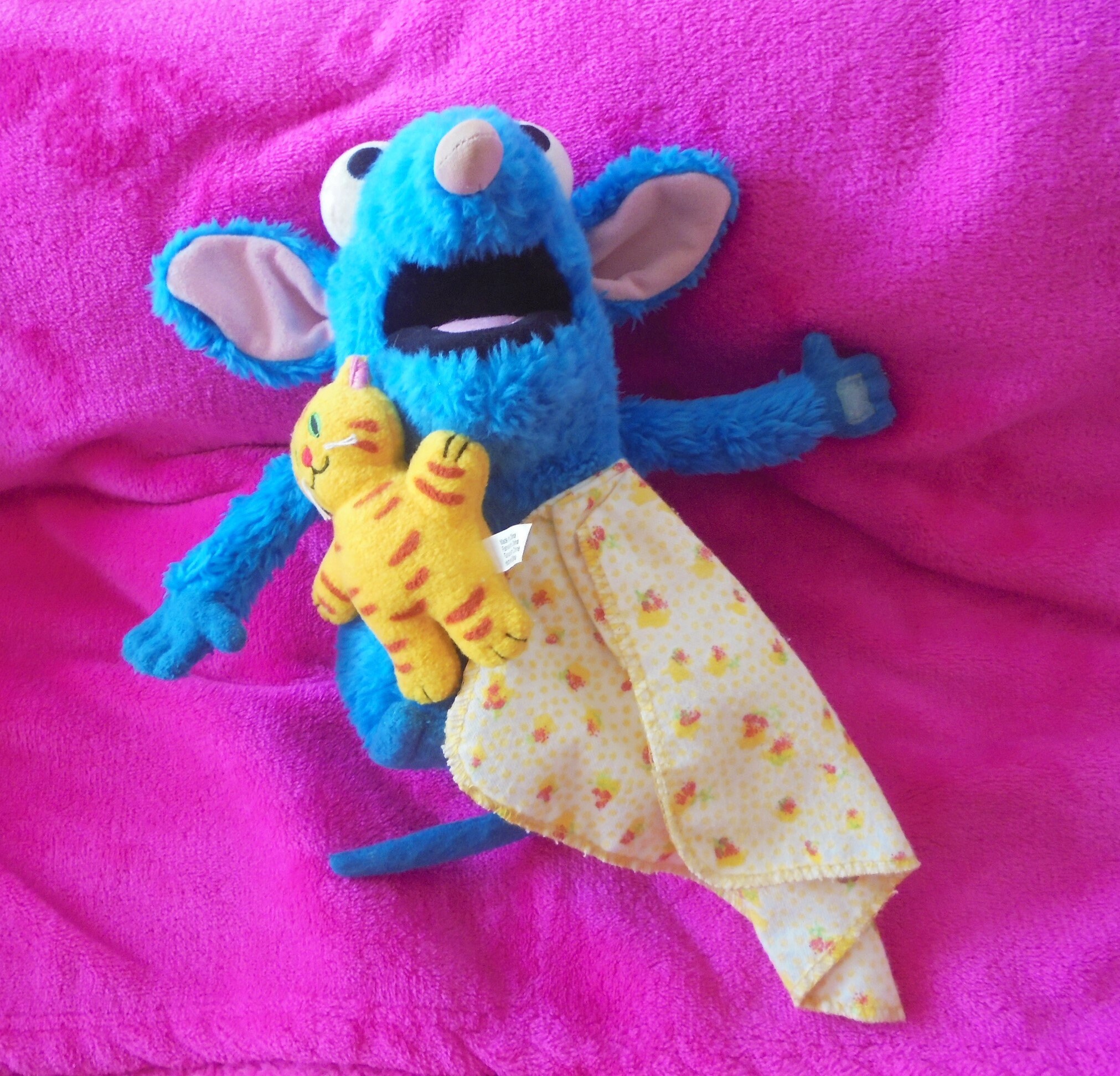 Vintage Walt Disney 'bear in the Big Blue House Tutter Mouse' Blanket ...