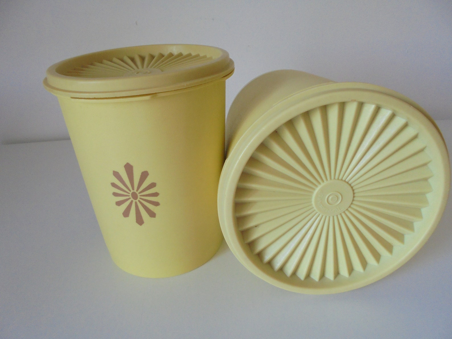 Tupperware Vintage Canisters X 2 Starburst Collection 1970s Gold Yellow ...