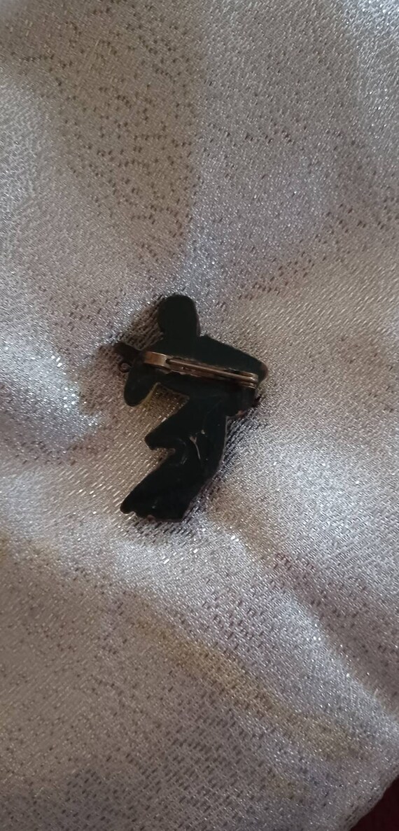 Gorgeous original 1940s musician man pin - Gem