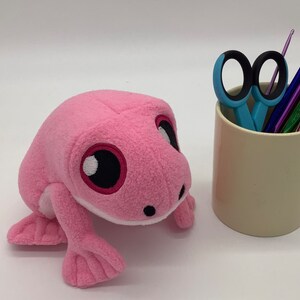 Green Tree Frog Plushie Cuddle Buddy Stuffed Animal Hoppin for Love or ...