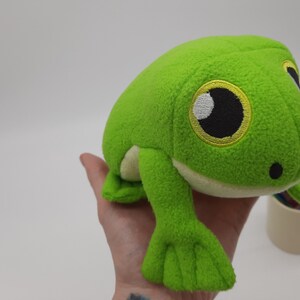 Green Tree Frog Plushie Cuddle Buddy Stuffed Animal Hoppin for Love or ...