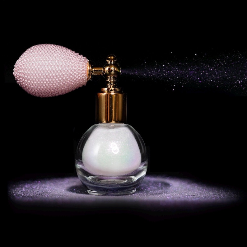 Spray Sacred Shimmer - Bodyshimmer - Shimmer Puff - Luminizer ...